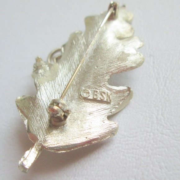 BSK | Jewelry | Vintage Bsk Silvertone Leaf Pin | Poshmark